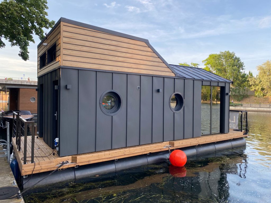 Waterlodge - Floating Apartments