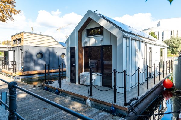 Waterlodge - Floating Apartments