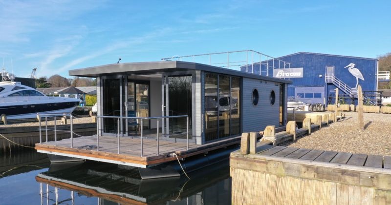 Stock & Preloved Waterlodges - Waterlodge - Floating Apartments