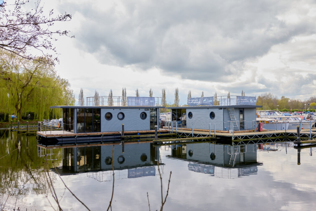 Stock & Preloved Waterlodges - Waterlodge - Floating Apartments